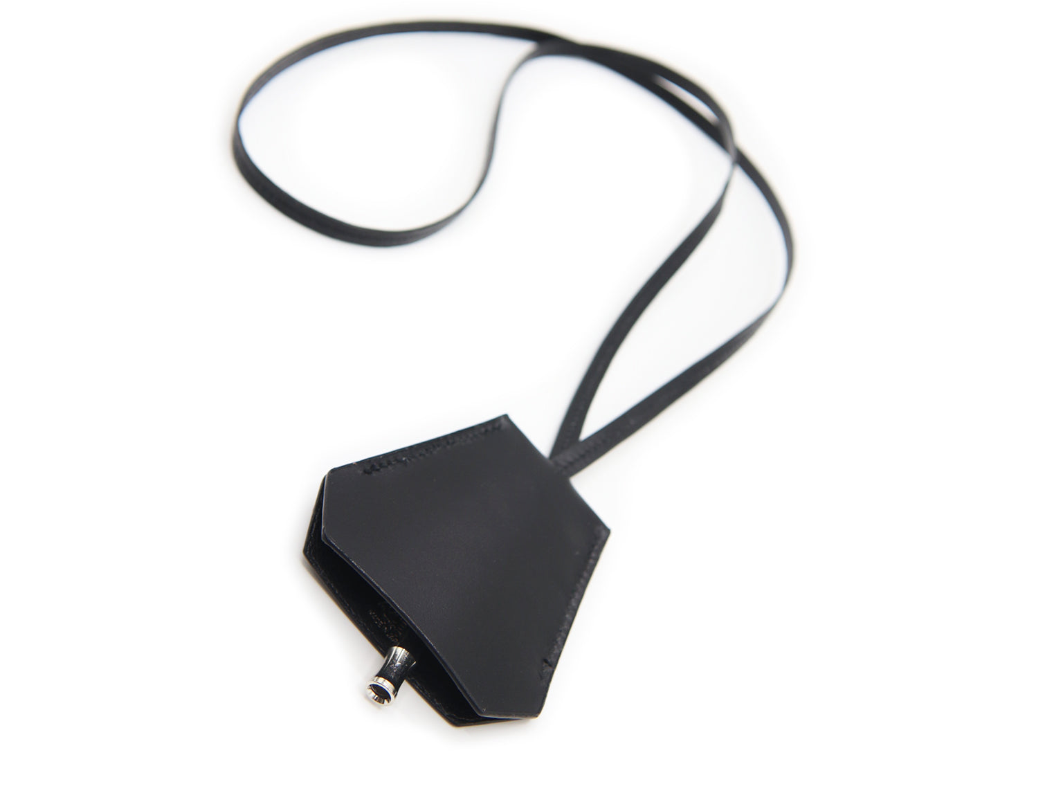 DOG WHISLE LEATHER NECKLESS – AMUBIS